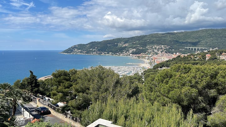 Appartamento In Villa In Pineta - Andora
