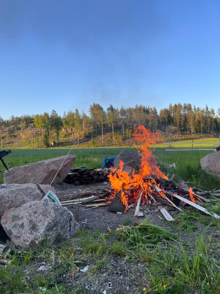 Paikallinen Yöpymiselämys Omalla Teltalla - Porvoo