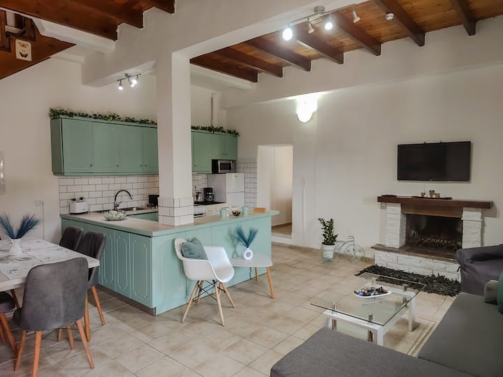 Serene Two Bedroom Villa With Mountain & Sea View - Kalami