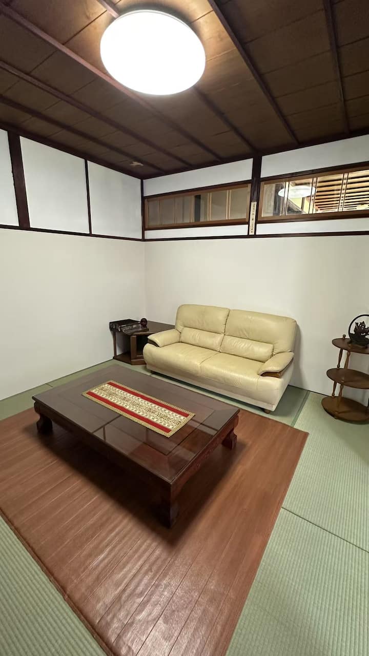 Coco Gusethouse
Coco旅館 - 도야마시