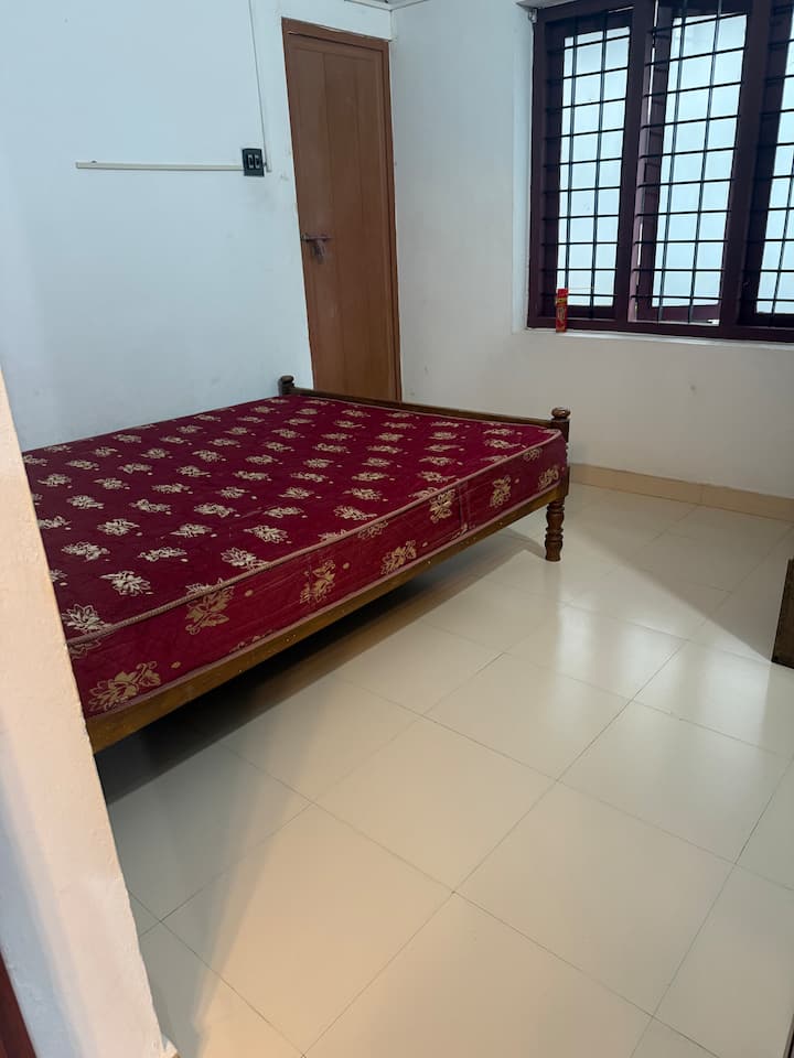 Stay Near Amala, Gurvayur, Vidya - Thrissur