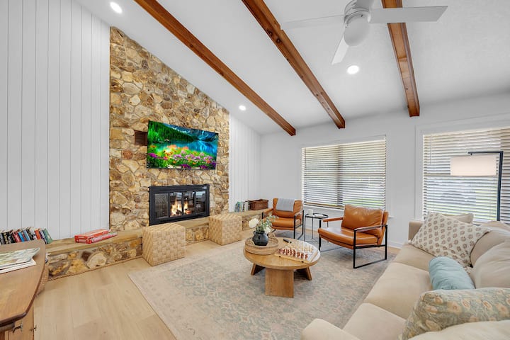 Kids Room, Hot Tub, Firepit, Private Beach Access - Palm Coast, FL