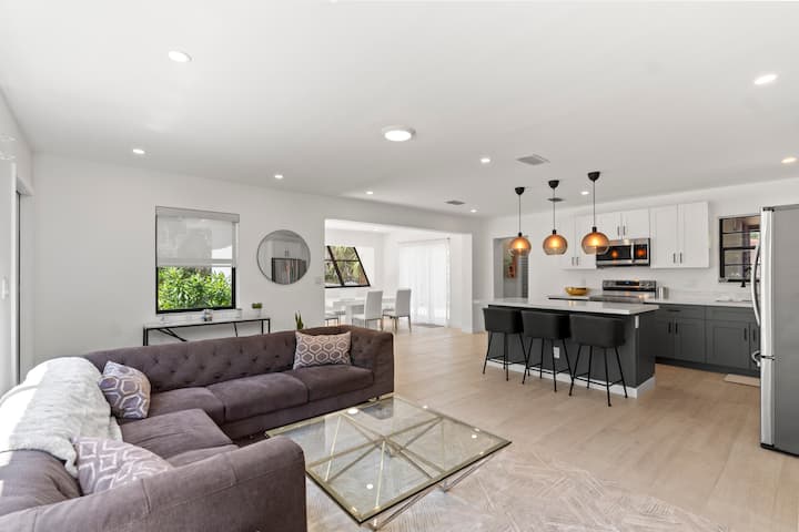 Cozy Modern Retreat - East Boca - 보카러톤