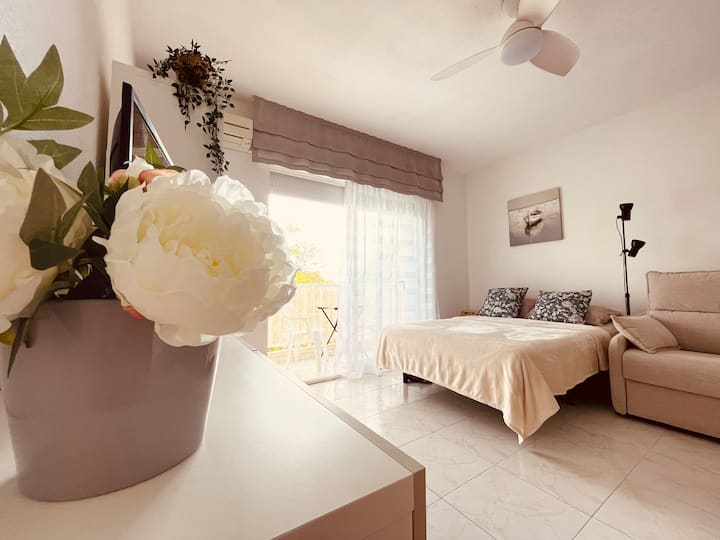 Acogedor Estudio La Marina - La Marina