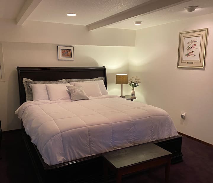 Urban Oasis
Beautiful & Peaceful - Vancouver, WA