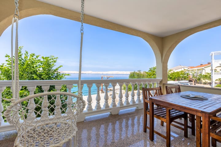 Beachfront Apartment Luce Top 3 - Karlobag