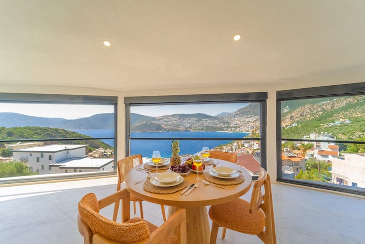 Kalkan'da Havuzlu Jakuzili Full Deniz Manzaralı - Kalkan