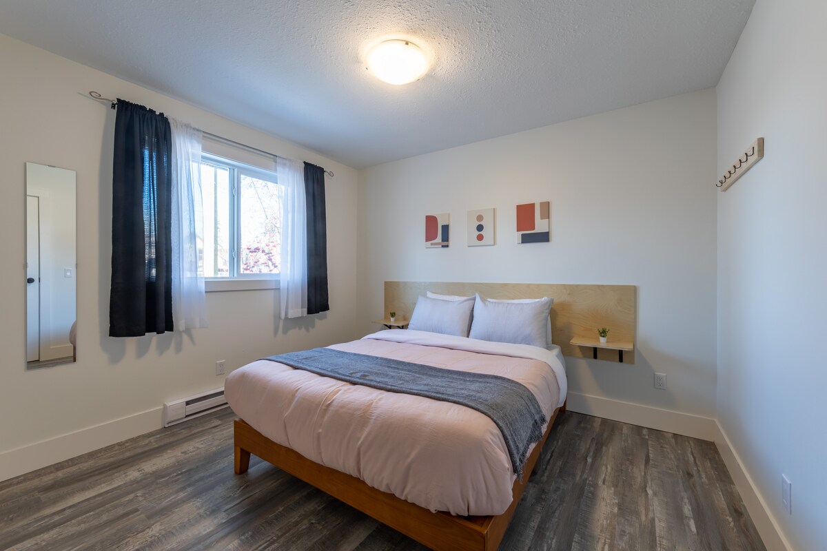 Golden Rockies Basecamp – 3 chambres | Centre-ville - Maisons à louer à ...