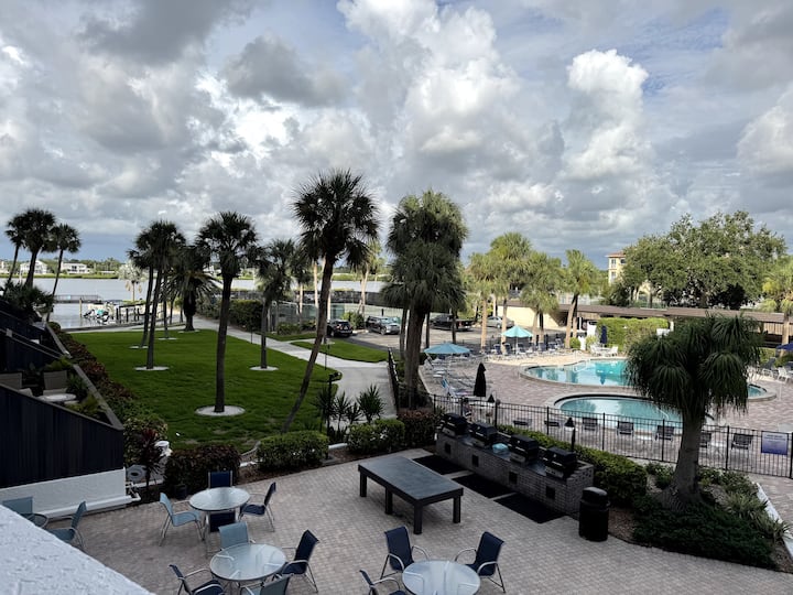 Fabulous 1br Condo  In Resort-style  Setting - Siesta Key, FL