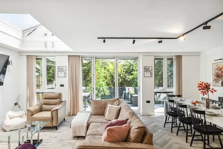 Spacious 6-bedroom Luxury Home – Sleeps 12+ - Barnet