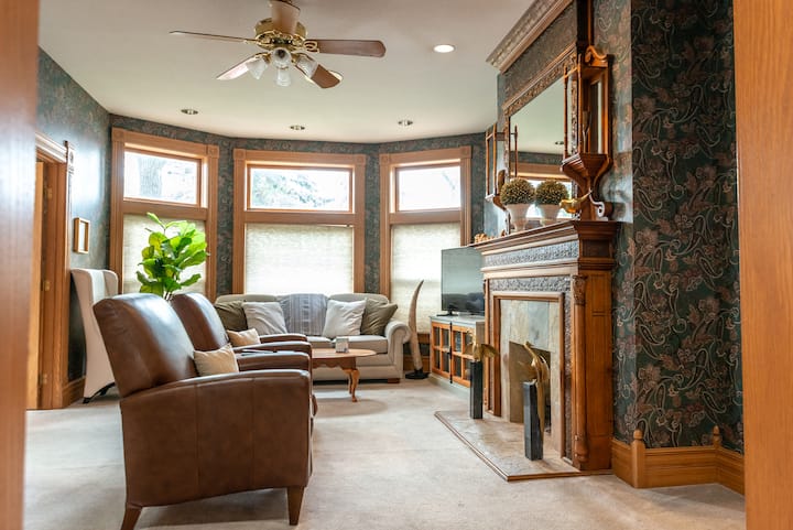 The Wildflower Suite - Fort Wayne, IN