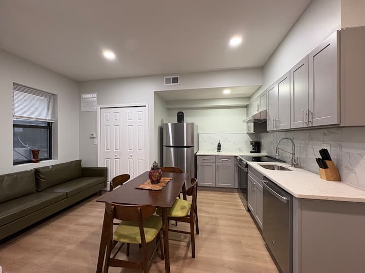 Fully Furnished 2b/2private Bath - Philadelphia, PA