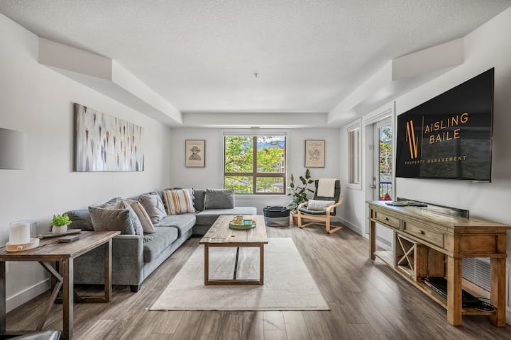 La Bohème | Pool Views | Hot Tub | Lake Access - 인버미어