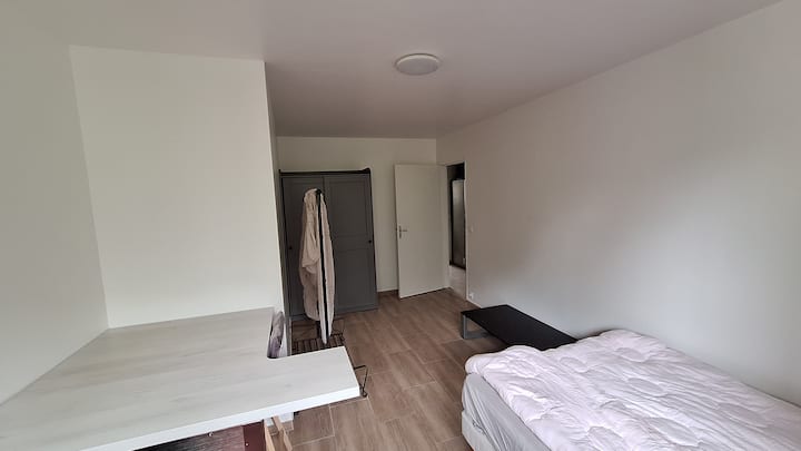 Chambre En Colocation à La Gare - Bois-d'Arcy