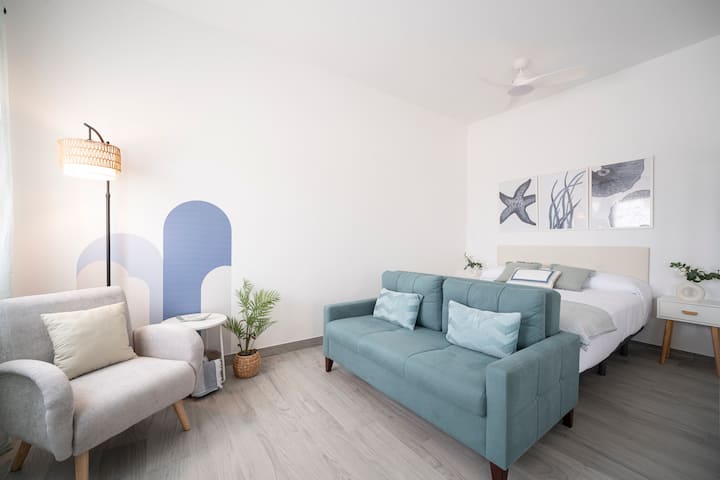 Moderno Loft En 1º Línea De Playa Junto Al Centro - Rincón de la Victoria