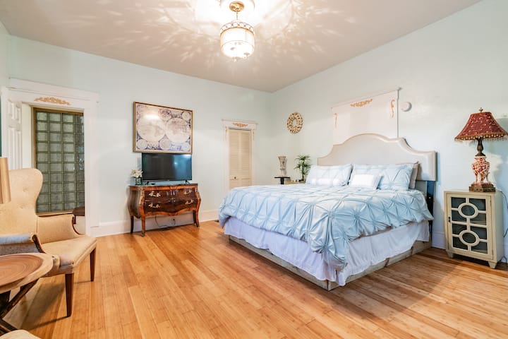 Executive King Suite - Bradenton, FL