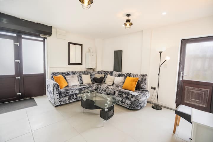 Private Double Room - Stafford, UK
