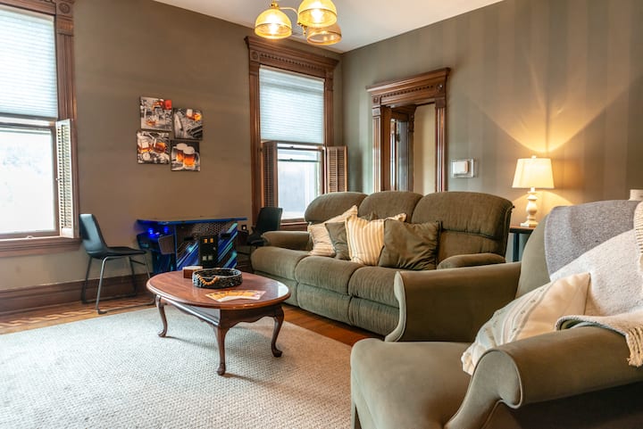 The Hideout Suite - Fort Wayne, IN