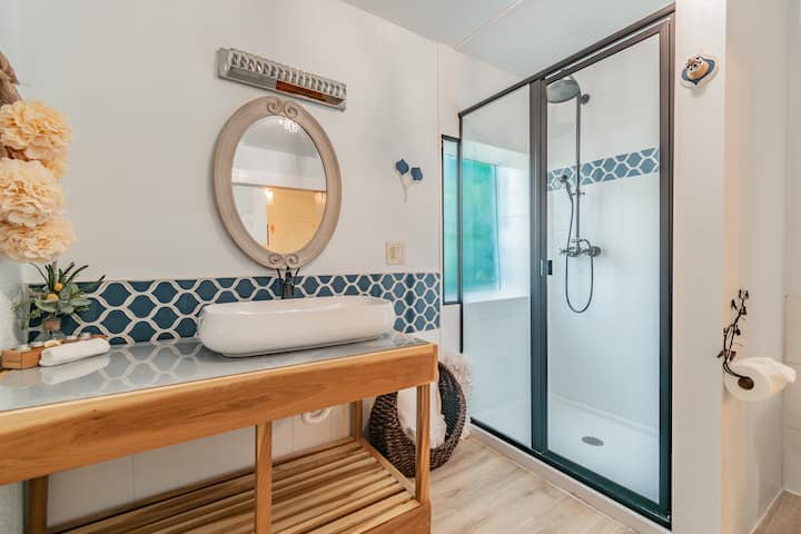 Jr Suite, Cal King And Sofa Bed - Bradenton, FL