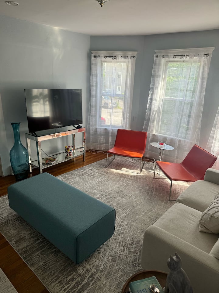 4br |Near Colleges & Hospitals - Worcester, MA