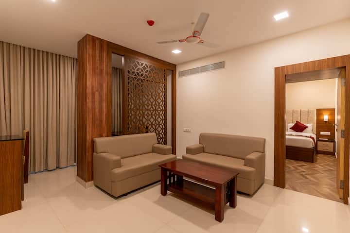 Hotel Bluemoon - King Suite - Tirunelveli