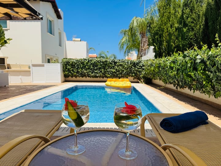 Katerina Heights Holiday Villa - アヤナパ