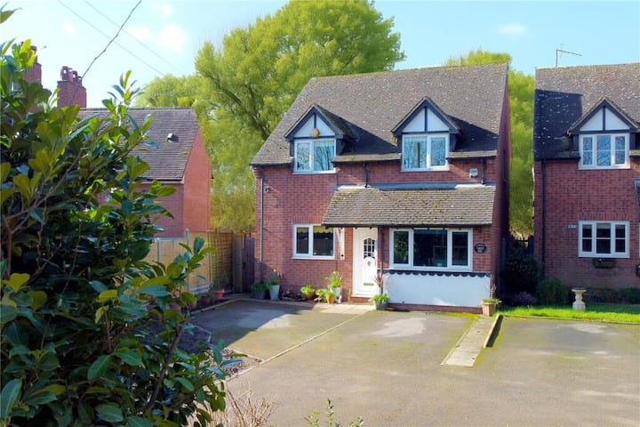 Spacious House Coventry Sleeps 6 - Coventry
