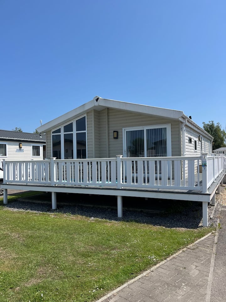 Holiday Park Lodge In Chichester - Chichester