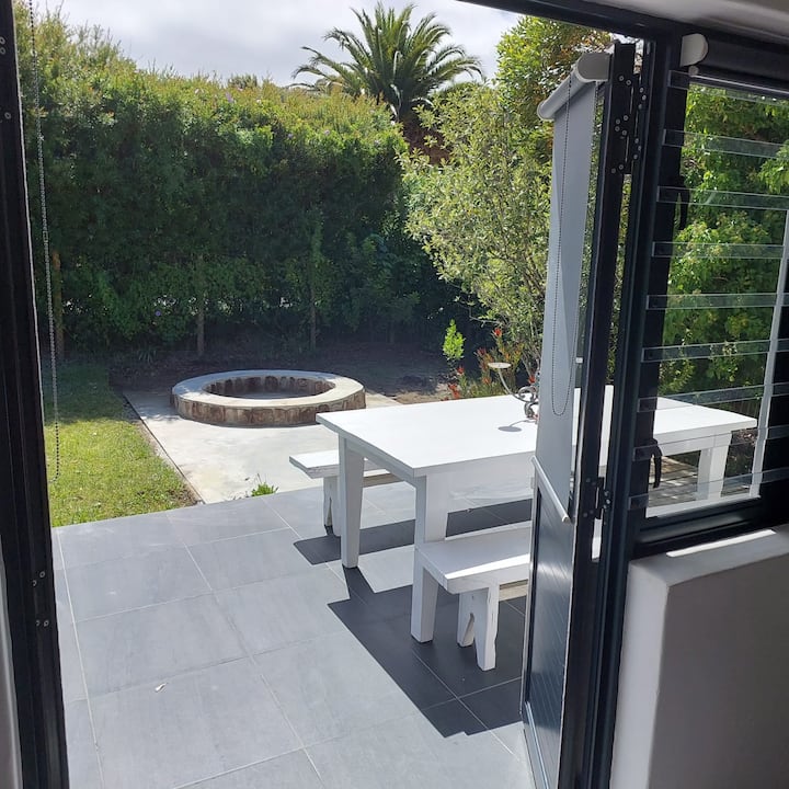 Cozy 2 Bedr - Mountain Cottage - Kleinmond