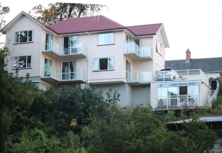 Self-contained, Private Studio - Dunedin