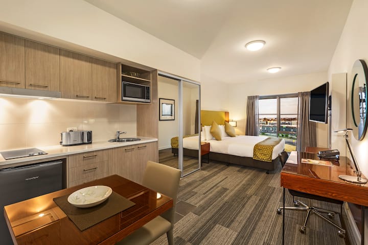 Quest Serviced Studio Apartment 35sqm - St Albans, Australia