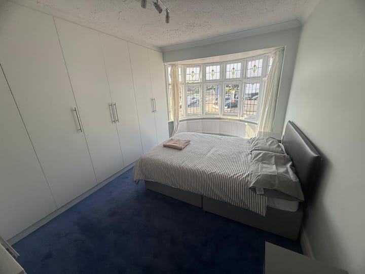 Bright Spacious Room Stanmore - Harrow