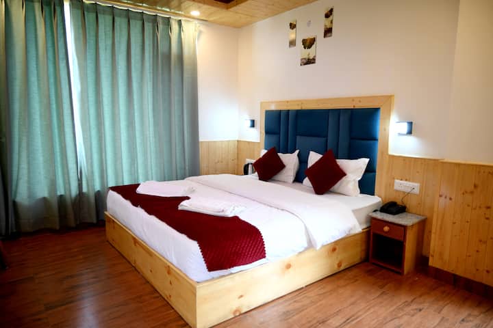Stay In Style At Wooden Castle - Manali