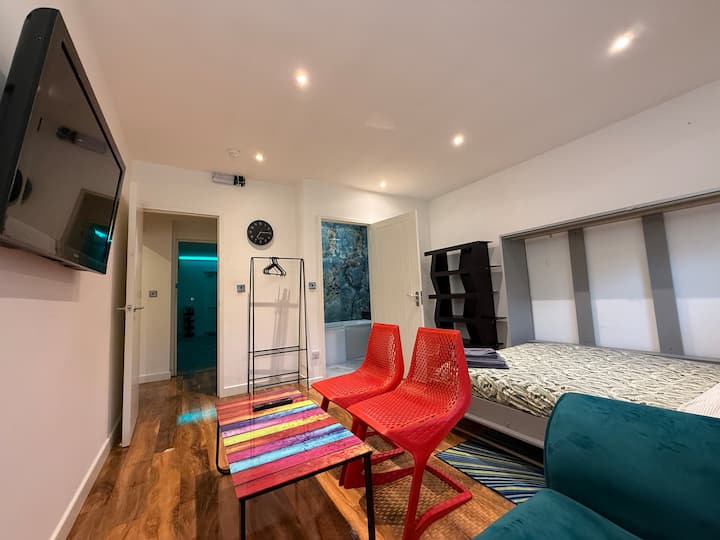 Cute 1br Flat W/ Rooftop Perks - Dartford
