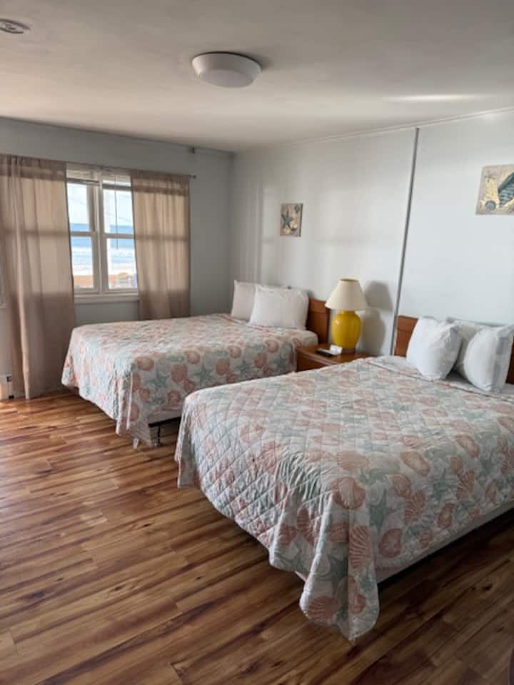 Deluxe #17 Double Ocean View - Old Orchard Beach, ME