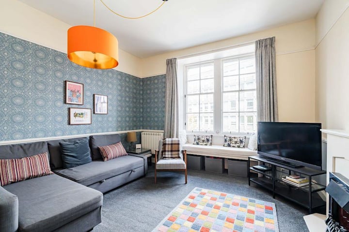 Old Town Centre Flat, Mins To Grassmarket & Castle - Edinburgh