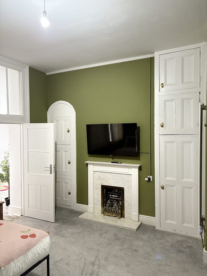 Newcastle Drive 2 Bed Flat - Nottingham