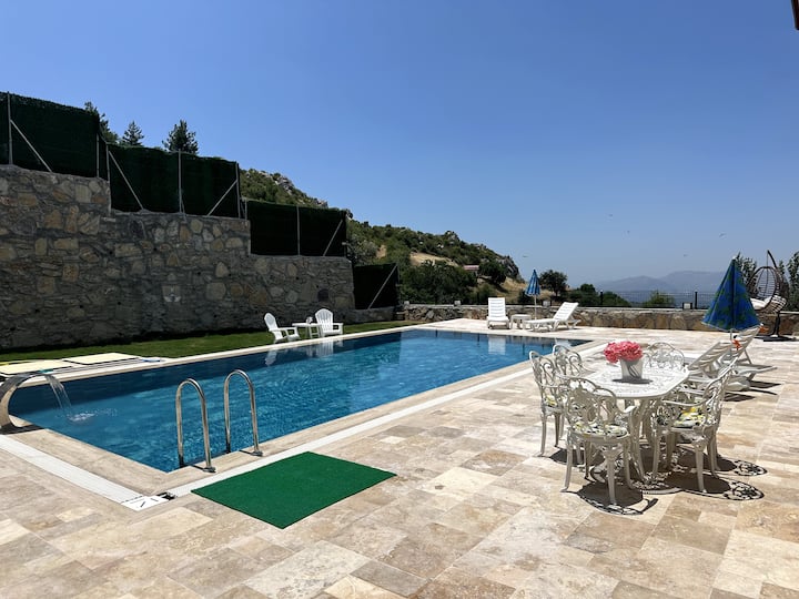 3 Odalı 3 Banyolu Havuzlu Villa - Ören