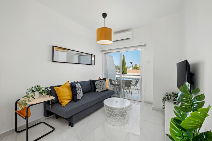 Style By The Sea / Palm View_finikoudes Beach - Larnaca