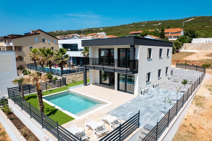 Villa Maja With Swimming Pool - Novalja
