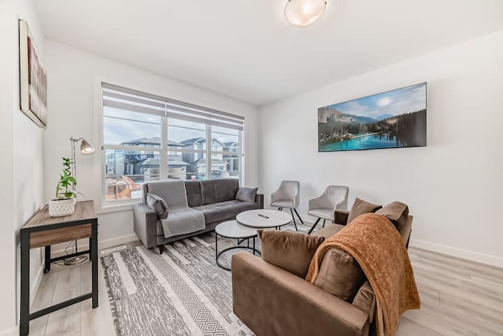 A Family Relaxing Vacation House - Calgary