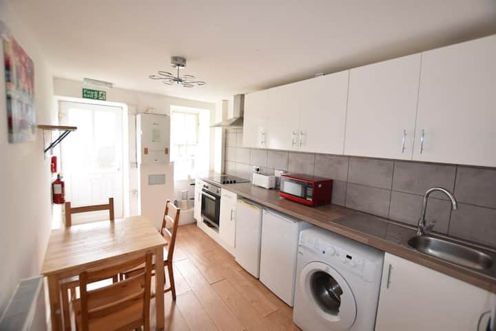 Cosy Room Super Location - Glasgow
