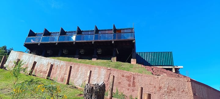 Incrível Container Com Varanda - Campos do Jordão