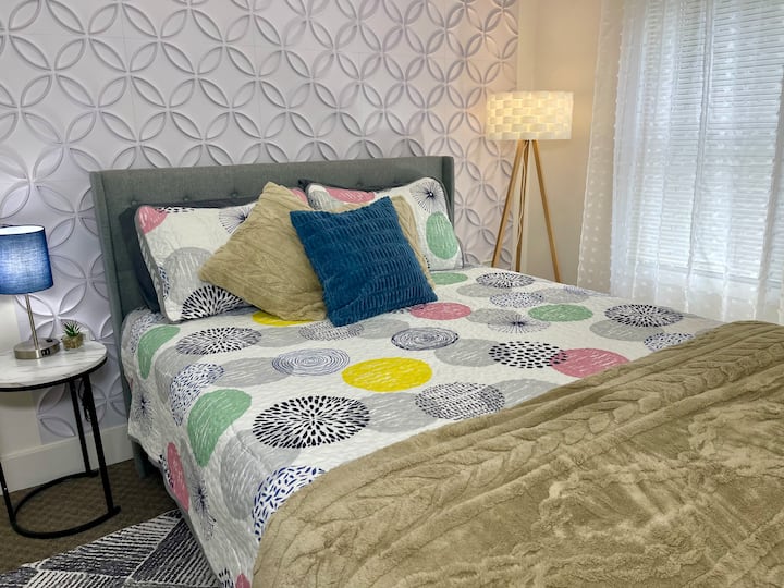 Private & Cozy! Central Location! Hospitals, Mall! - Johnson City, NY