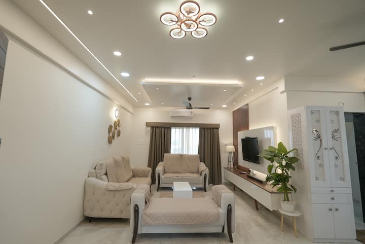 Fully Furnished Luxury 2bhk • Airport In 5 Mins - Kolhapur