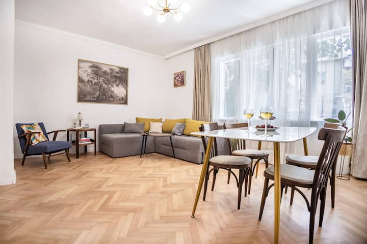 Modern 1br Apt. 5min Beach Fast Wifi Balcony Varna - Varna