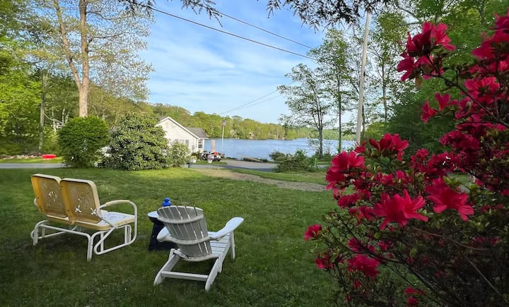 Cozy Cottage, Dynamic Lake Views - Colchester, CT