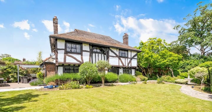 Room Anne In Historic Cottage With Heritage - Epsom