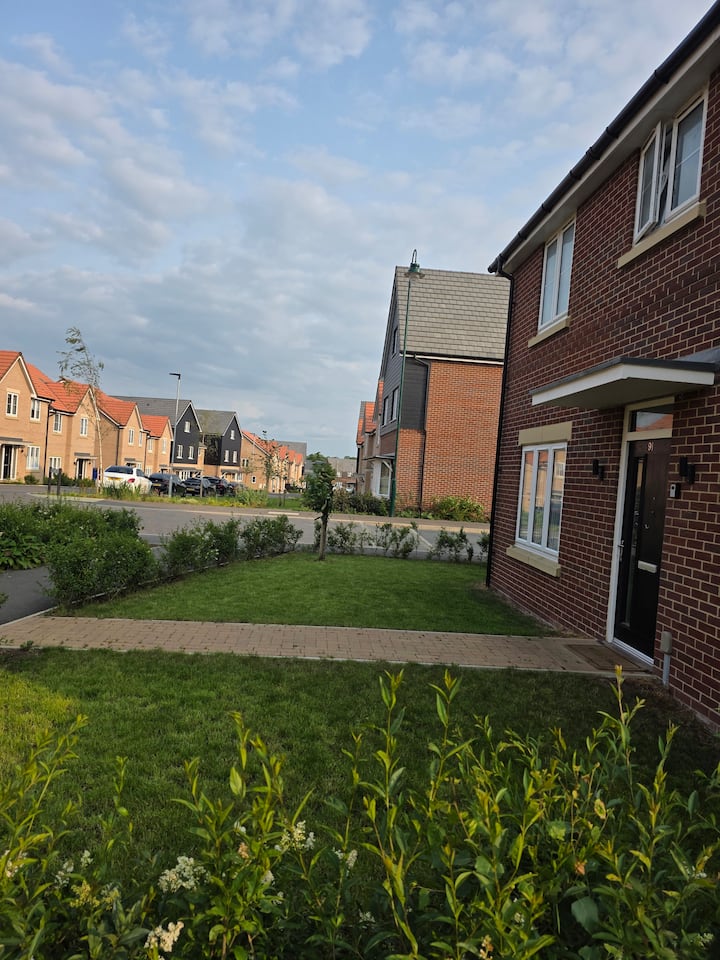 A Fabulous En Suite Room With King Size Bed - Peterborough