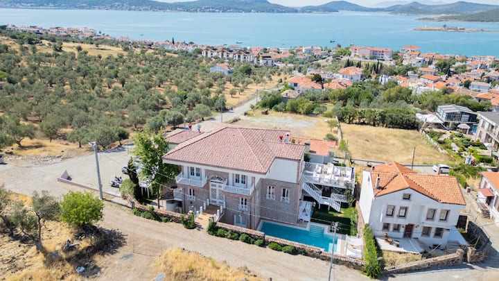 Cunda Piano Otel
(Bahçe Katı Oda) - Cunda Adası